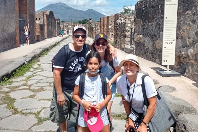 Pompeii Private Walking Tour with Expert and Authorized Guide - A Closer Look at the Pompeii Private Walking Tour