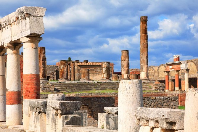 Pompeii Skip-the-Line Entry & Guided Tour of the Ruins - A Detailed Look at the Pompeii Tour