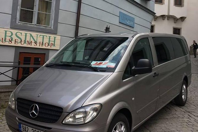 PRAGUE AIRPORT - CITY TRANSFERS in Spanish - The Free Sightseeing Tour: An Unexpected Bonus