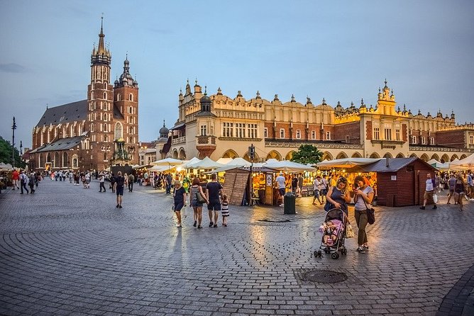 Private 3-hours Walking Tour of Krakow with official tour guide - The Heart of Krakow: Rynek Market Square and the Surroundings
