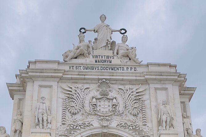 Private 6 or 10 Food Tasting and City Highlights Tour in Lisbon - An In-Depth Look at the Lisbon Food and City Tour
