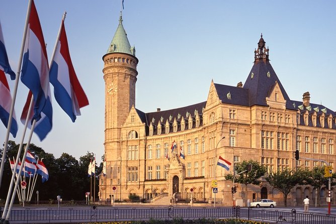 Private airport transfer: from the airport to the city of Luxembourg - How Does the Booking Work?