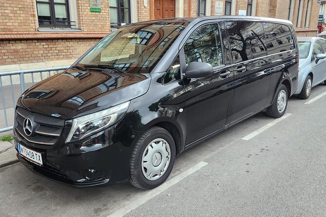 Private airport transfer in Vienna for up to 8 people in minibus - How the vehicle and amenities enhance your journey