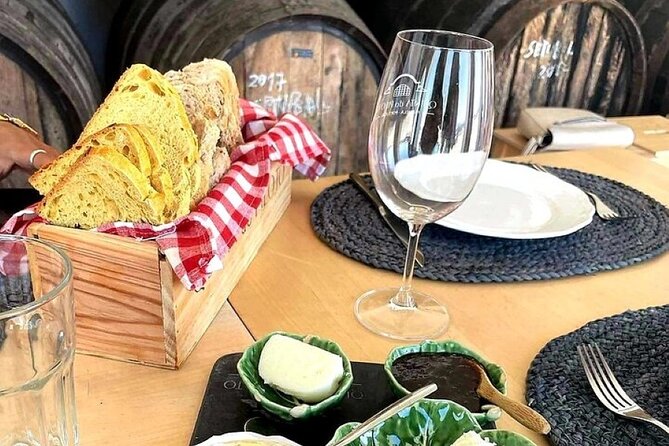 Private Arrábida & Setúbal Wine Tour: All-Inclusive from Lisbon - Transportation and Group Dynamics