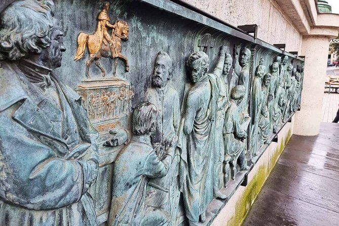 Private audio book city rally around Cologne Cathedral and the Old Town - Exploring the Route and Why It Matters