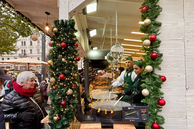 Private Budapest Christmas Market Tour with Chimney Cake & Mulled Wine - A Detailed Look at the Tour Experience