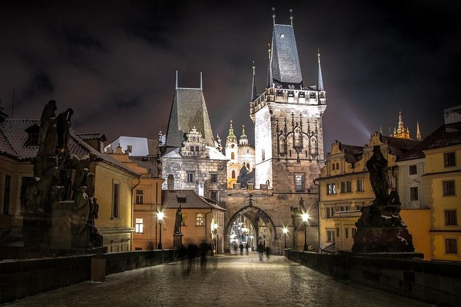 Private Car Transfer from Vienna to Prague with 2h of Sightseeing - Key Points