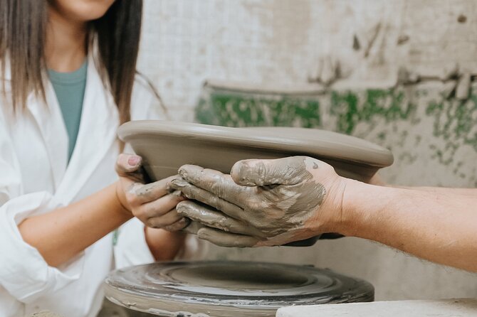 Private course of Apulian Ceramics in Masseria - An In-Depth Look at the Apulian Ceramics Tour