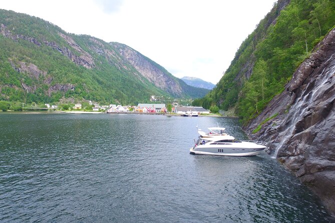 Private cruise - Fjord and waterfalls cruise to Modal- Mostraumen - An In-Depth Look at the Fjord and Waterfalls Cruise