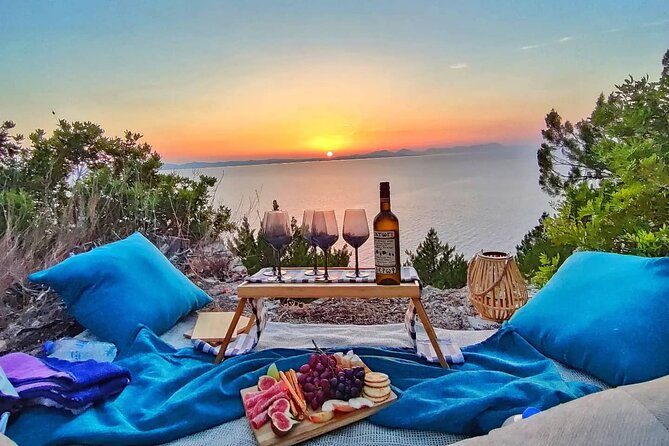 Private cruise Sunset Tour at the Syvota Lighthouse - Key Points