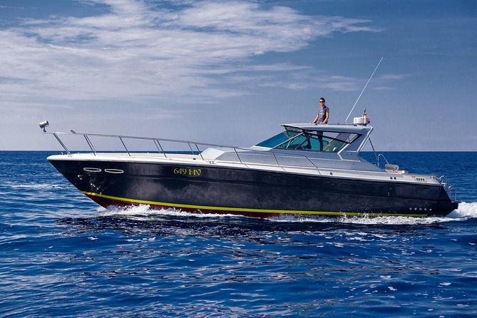 Private custom Blue & Green Cave tour with yacht from Hvar town - Key Points