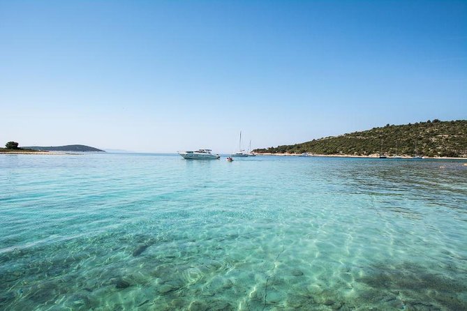 Private day trip to Hvar and Blue lagoon with Snorkeling - Key Points