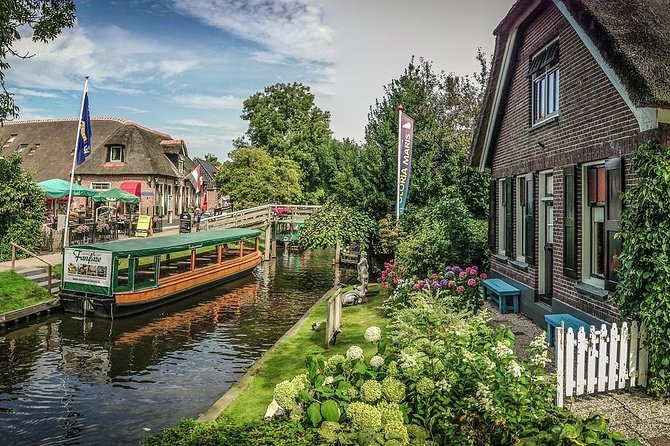 Private Giethoorn & Zaanse Schans Windmills Sightseeing Tour from Amsterdam - Transportation and Comfort: Why It Matters
