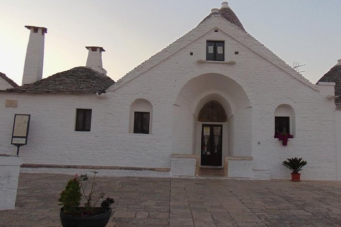 Private guided tour in Alberobello with free tasting: discovering the trulli - Exploring Alberobello with a Private Guide