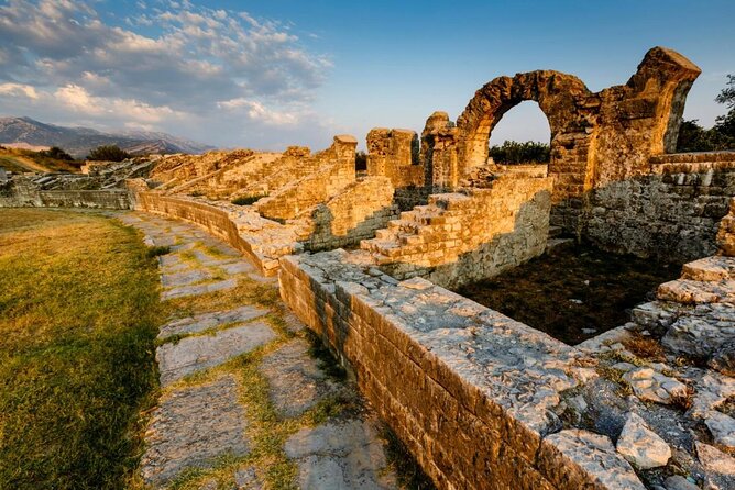 Private Half-Day Klis Tour with Salona and Trogir - Discovering Klis Fortress