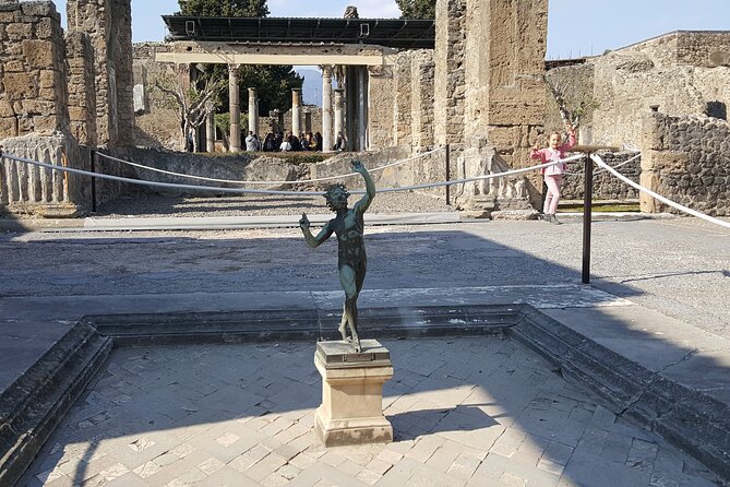 Private half-day tour with expert guide in the archaeological site of Pompeii - Key Points