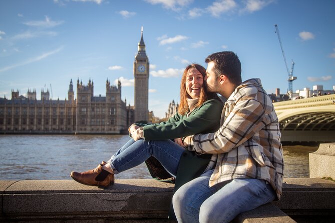 Private Professional Photoshoot Outside Tower Bridge in London - Key Points