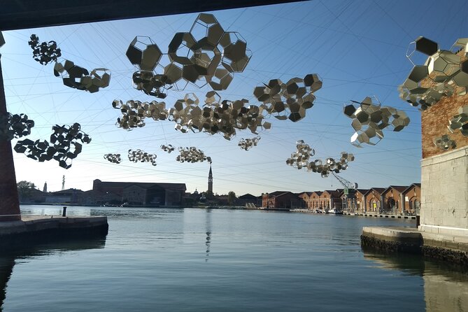 Private tour Biennale 2025: Intelligens, natural, artificial - What to Expect from the Tour