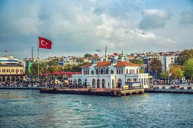 Private Tour - Istanbul Food Walking Tour of Kadikoy with Breakfast - Detailed Breakdown of the Itinerary