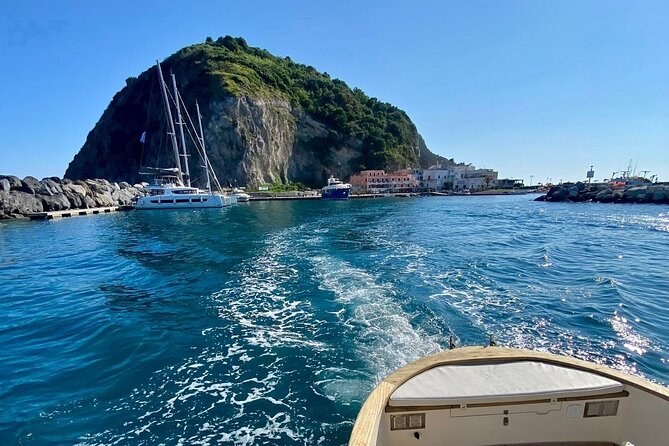 Private tour of the island of Ischia and/or Procida on Gozzo Apreamare - What’s Included—and What’s Not