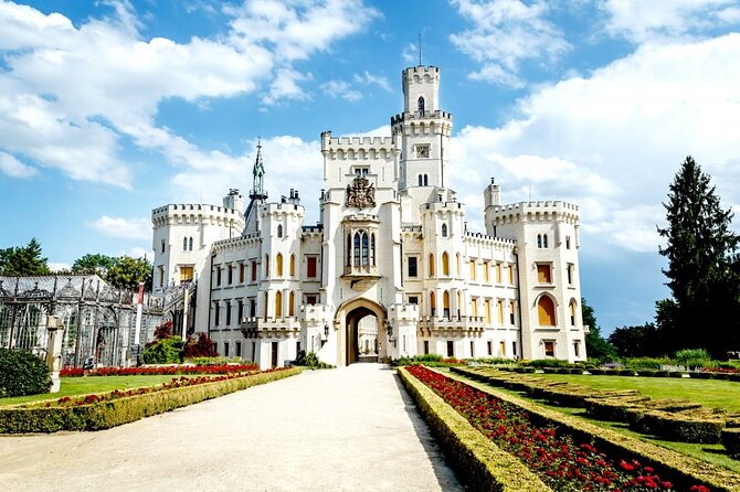 Private Transfer from Passau to Prague with 2 Hours Sightseeing of Local Driver - Comfort and Vehicle Options