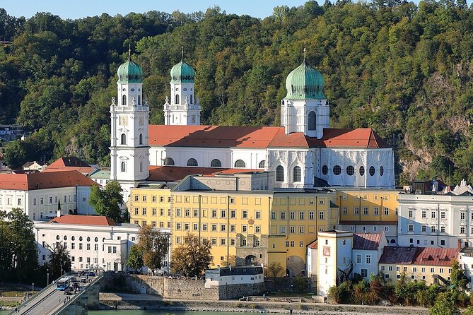 Private Transfer from Passau to Prague - Why Choose a Private Transfer?
