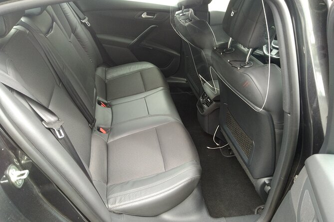 Private Transfer from Roissy Airport (CDG) to Paris city - What to Expect from This Airport Transfer