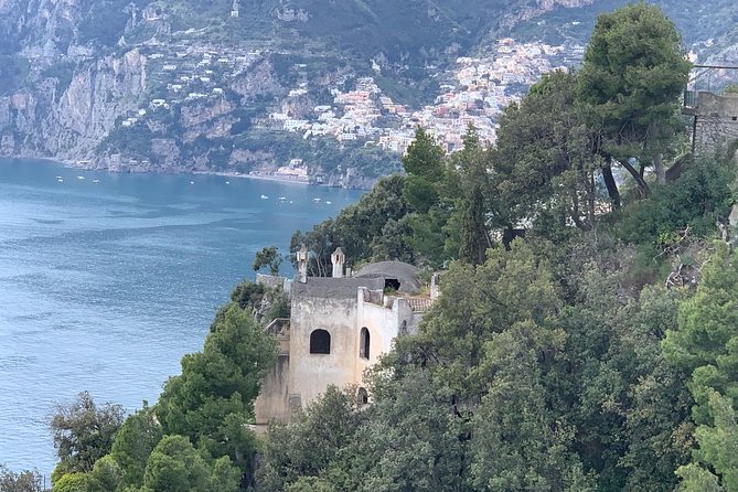 Private transfer from ROME to SORRENTO - The Vehicle and Service Details