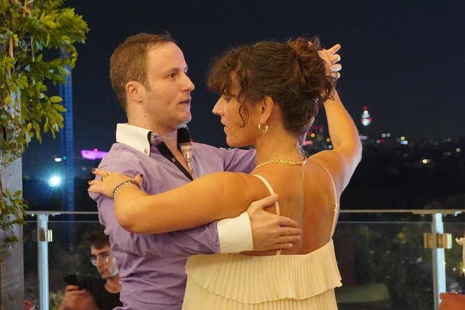 Private Waltz Workshop for Friends & Families (4-14 guests) - Key Points