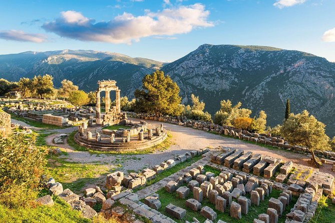 Proud Thermopylae & Famous Delphi Oracle in a Private Sightseeing - A Closer Look at the Itinerary
