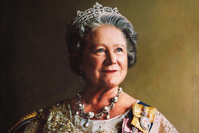 Queen Elizabeth II Private Walking Tour of London - Key Points