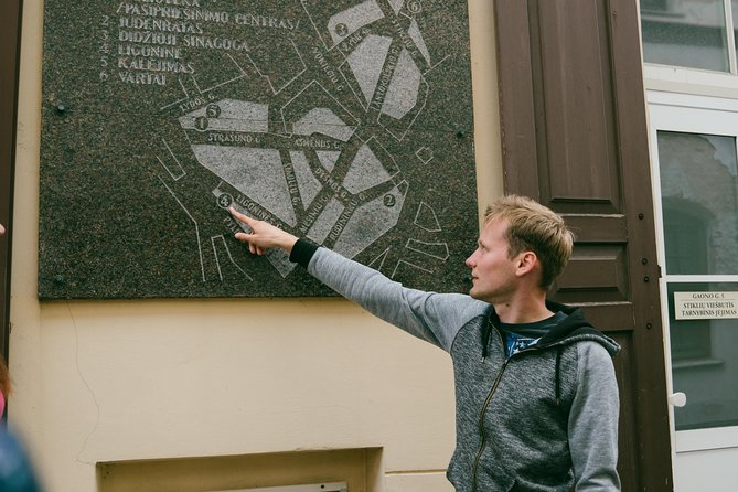 Regular walking tour of Jewish Vilnius - Key Points