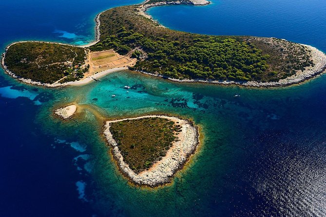 Rent a speed boat from Split or Trogir - Key Points