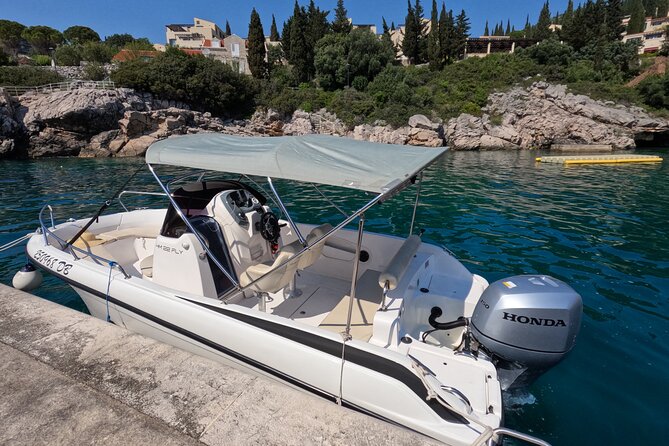 Rent a speedboat without skipper - discover beauties by yourself - Key Points