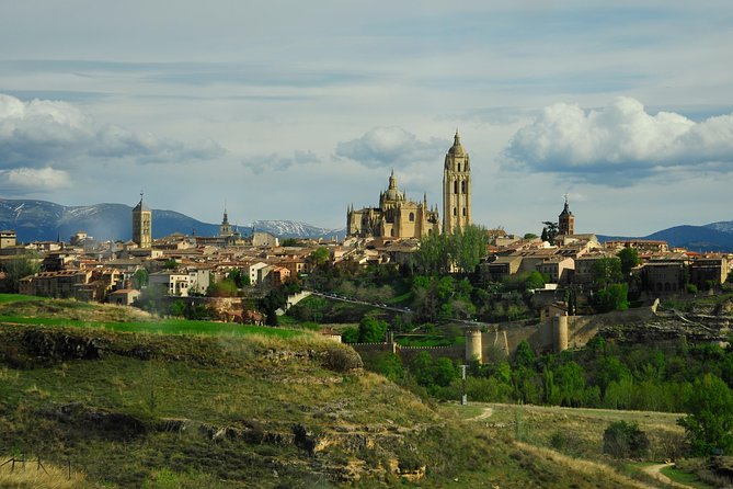 Ribera del Duero Wineries Guided Tour & Wine Tasting from Madrid - First Stop: Ribera del Duero region