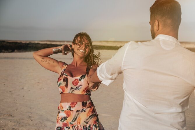 Romantic and fun couple shooting in Corralejo: capture your love! - Who is this tour ideal for?