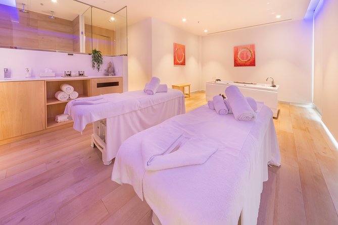 Romantic couple massage + SPA entry and private jacuzzi with cava - Introduction to the Spa Experience in Mallorca