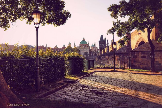 Romantic walk for couples with PRO photographer - 100 pictures for you - What’s Included?
