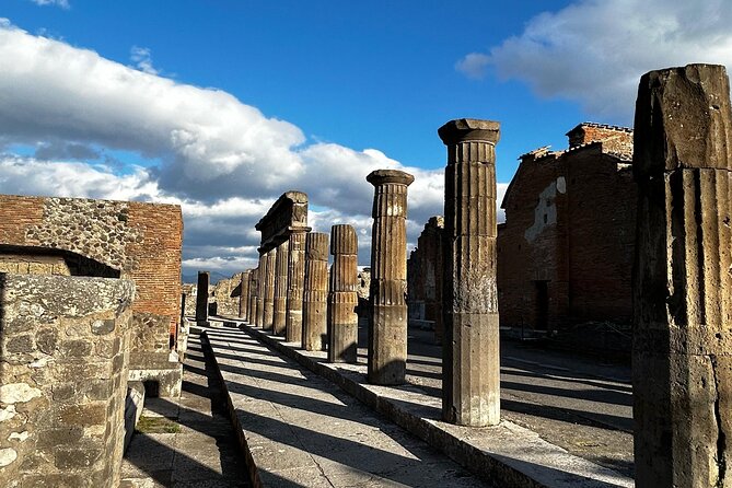 Rome Airport Transfer & Pompeii Tour to Amalfi/Ravello Viceversa - The Journey Begins: From Rome to Pompeii
