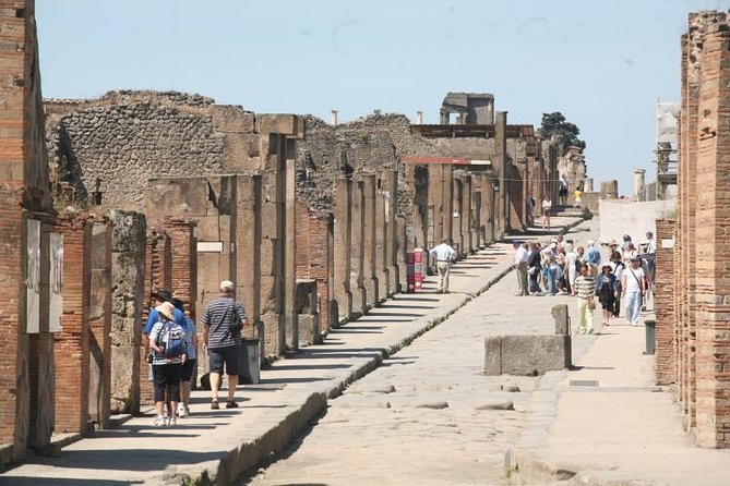 Round-Trip Shuttle Transfer from Naples to Pompeii - What You Can Expect on This Pompeii Transfer