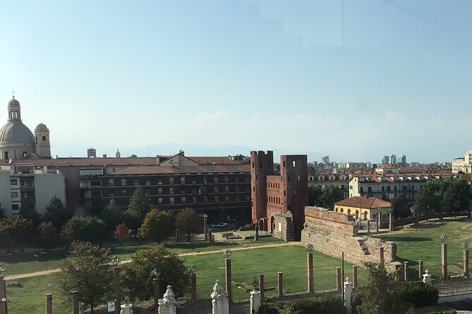 Royal Palace, Armory and Chapel of the Shroud with local Guide - A Deep Dive into the Experience