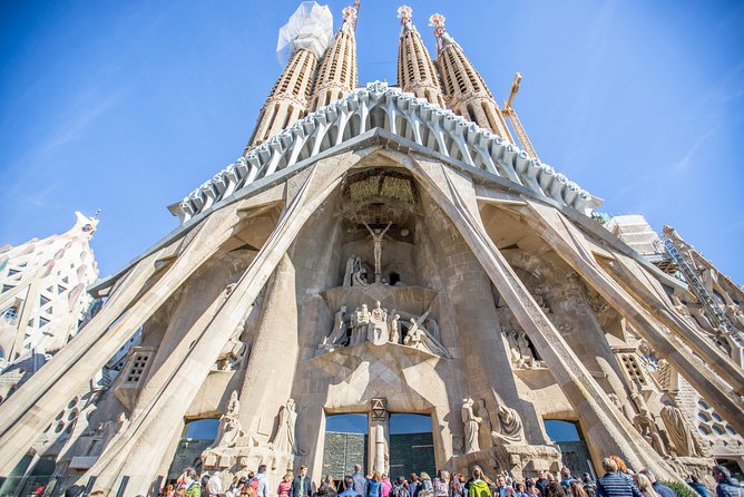 Sagrada Familia Fast Track Tour with Optional Tower Access - Who Will Love This Tour?