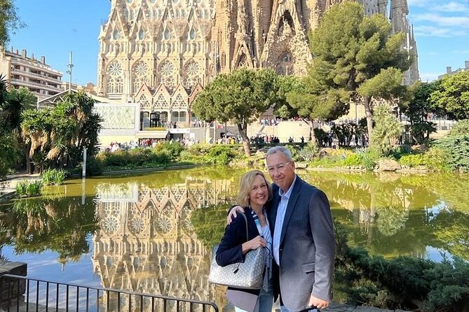 Sagrada Familia Private Tour with Priority Entrance - Appreciating the Details and Symbols