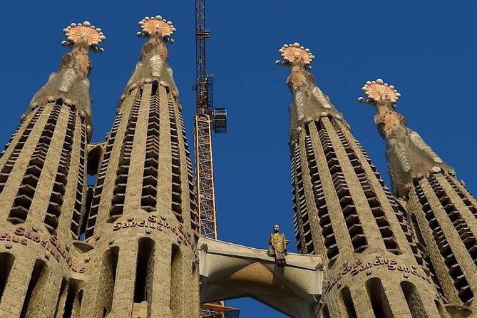 Sagrada Familia Private Tour with Skip-the-Line Ticket - Exploring the Itinerary in Detail