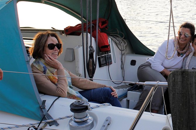Sailing boat trip on the coast of Porto and on the river Douro - Meeting Point and Convenience