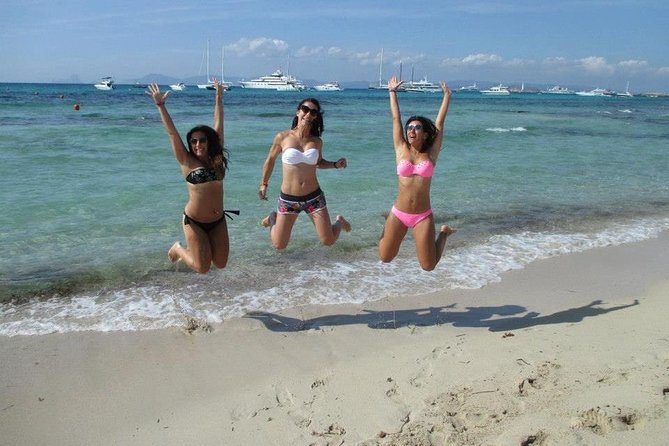 Sailing the Southern Beaches of Ibiza - An In-Depth Look at the Sailing Experience