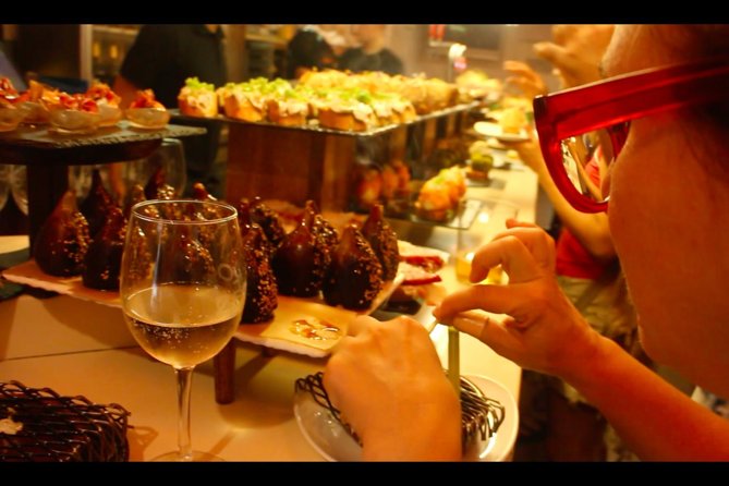 San Sebastián Walking Dinner Tour with Basque Bites - Exploring San Sebastián Through a Local Chef’s Eyes