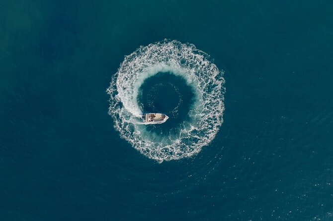 Santorini Rent a Boat - License free - Key Points