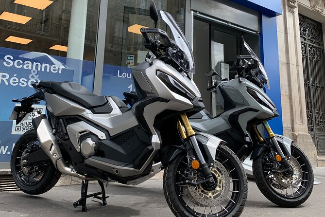Scooter rental X-ADV Honda  (A2 license) Paris - Discovering Paris on a Honda X-ADV Scooter