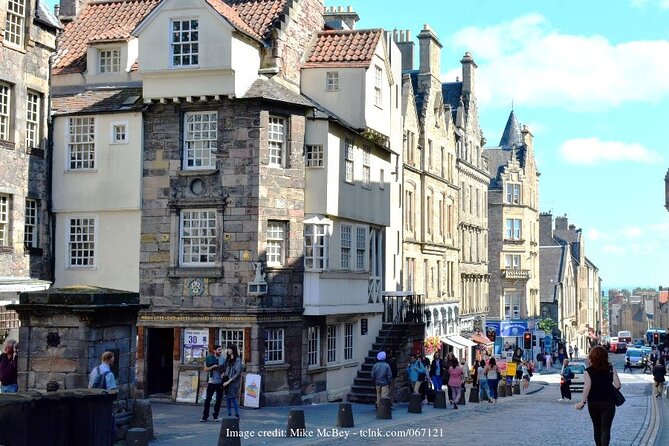 Secrets of the Royal Mile: Private 2.5-hour Walking Tour - An Honest Look at the Secrets of the Royal Mile Tour